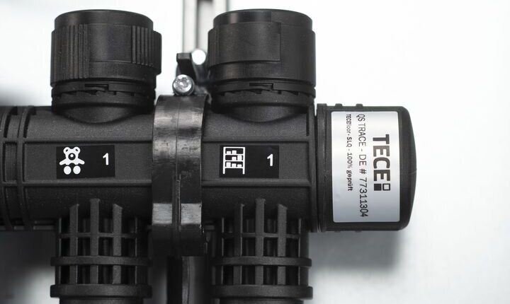 TECEfloor comfort heating manifold: Simply plug in. Secure connection. | TECE International